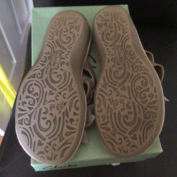 Clarks | Shoes | Clarks Artisan Tan Leather Backless Flower Sandals ...